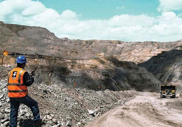 Lomas Bayas, mina de Cobre en Chile parte del grupo Glencore Minder ...